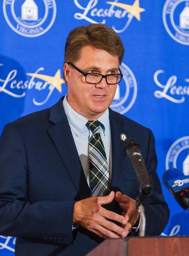 Federal, local officials celebrate Leesburg Airport control tower ...