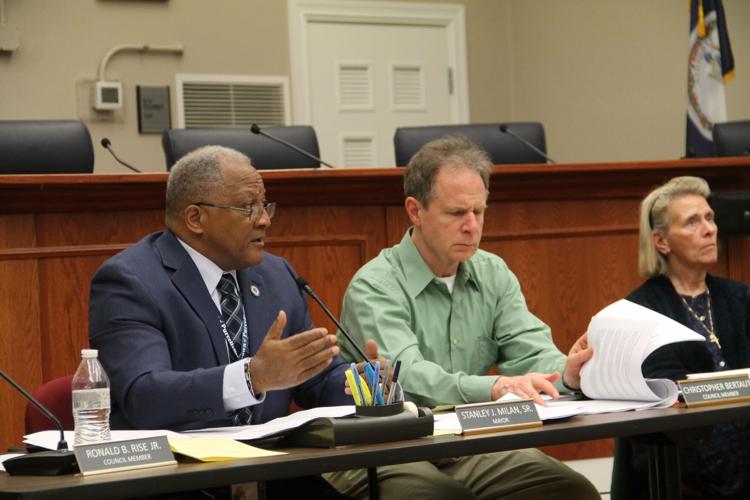 Purcellville approves county-owned park and ride lot with several ...