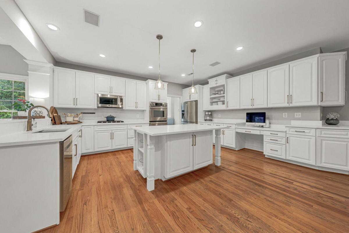 43079 Lago Gallerie Court-print-043-082-Kitchen-4000x2669-300dpi.jpg ...