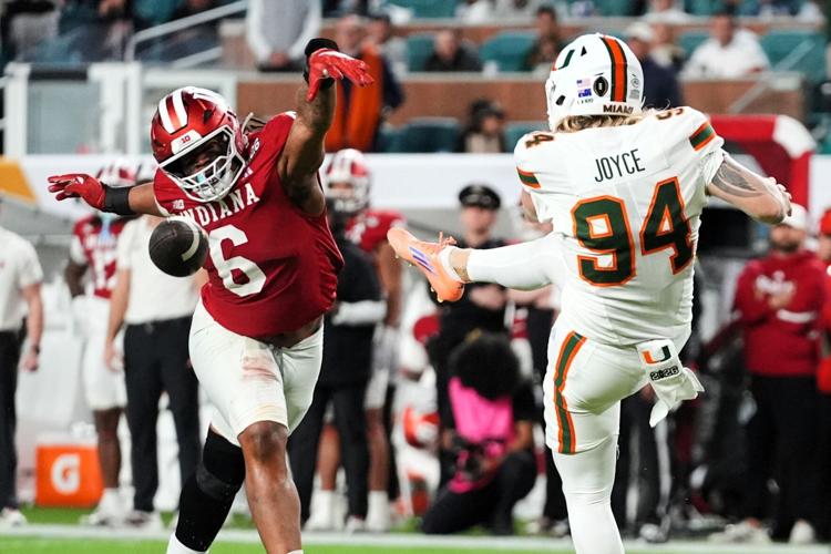 Stone Bridge graduate Mikail Kamara shines on defense, special teams to ...