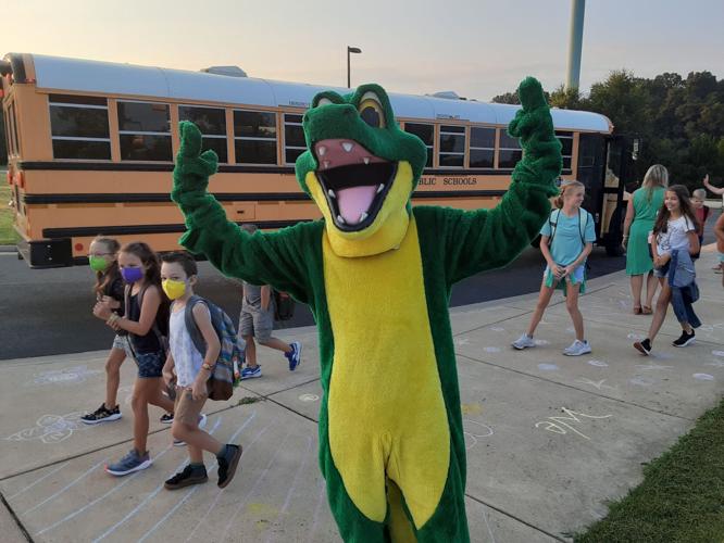 Class action: LCPS school year begins on fun-filled first day | Education | loudountimes.com