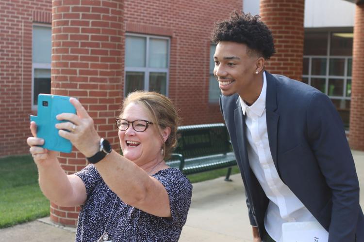 Loudoun Valley grads urged to ‘keep moving forward’ by alumnus | News ...