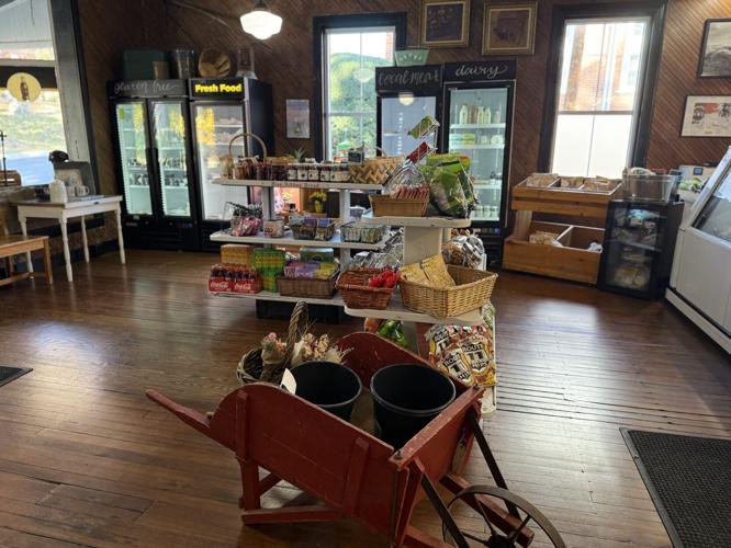 Round Hill Farm to Trail Co. offers fresh coffee, sandwiches and ...