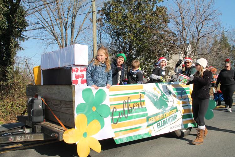 In Photos: The Purcellville Holiday Parade | 1local | loudountimes.com