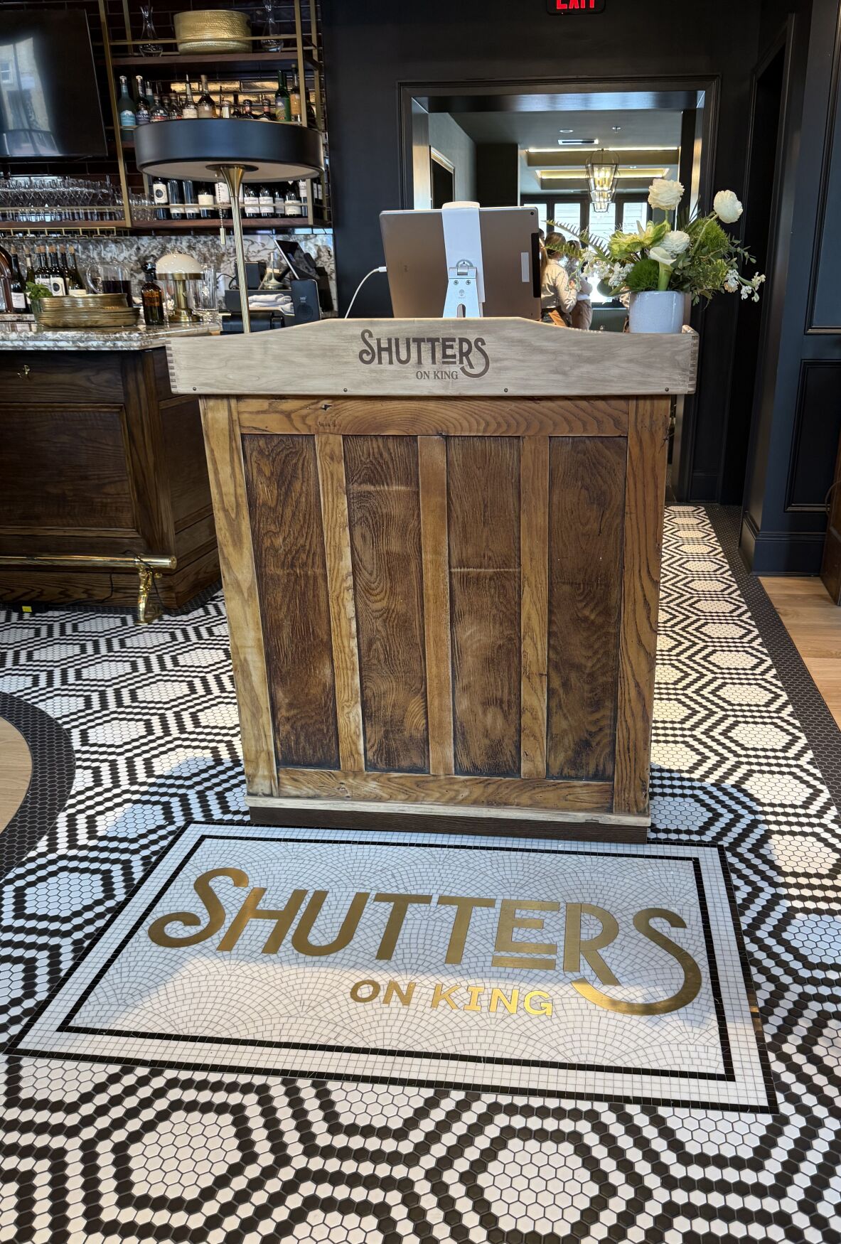 New restaurant, landmark space: Shutters on King opens in downtown ...
