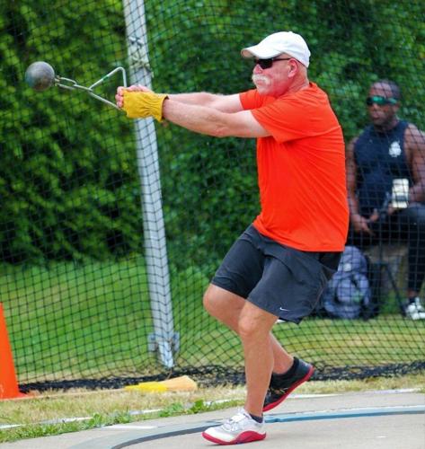 Moss sets national marks in weight, superweight throws | Sports ...