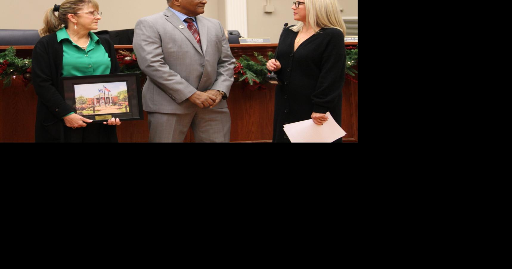 Outgoing Purcellville mayor and council member honored for service ...