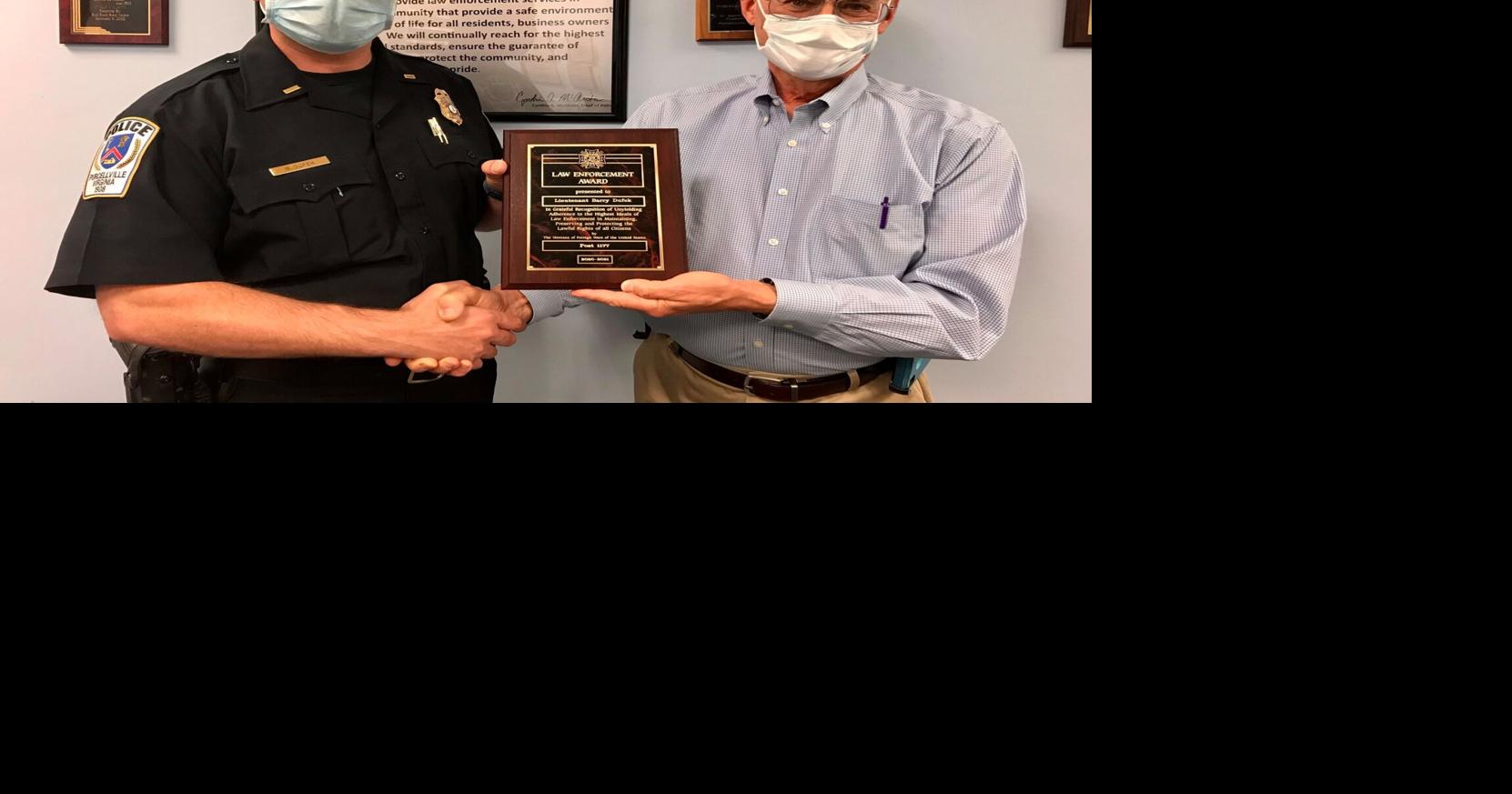 Purcellville police officer receives Veterans of Foreign Wars public ...
