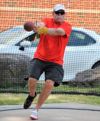 Moss sets national marks in weight, superweight throws | Sports ...