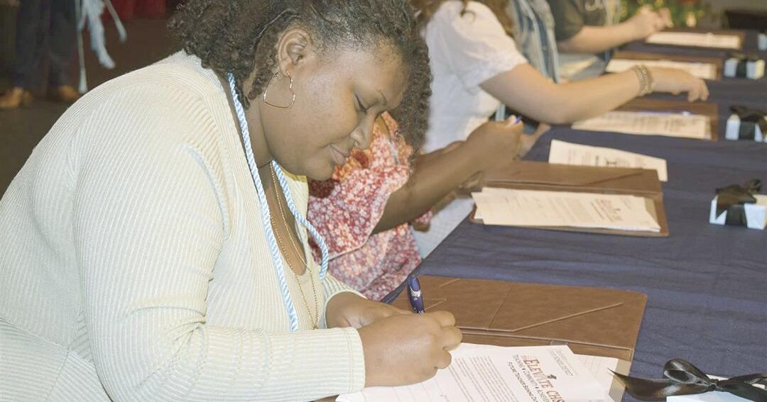 Over 30 graduating seniors participate in HR Future Teachers Signing ...