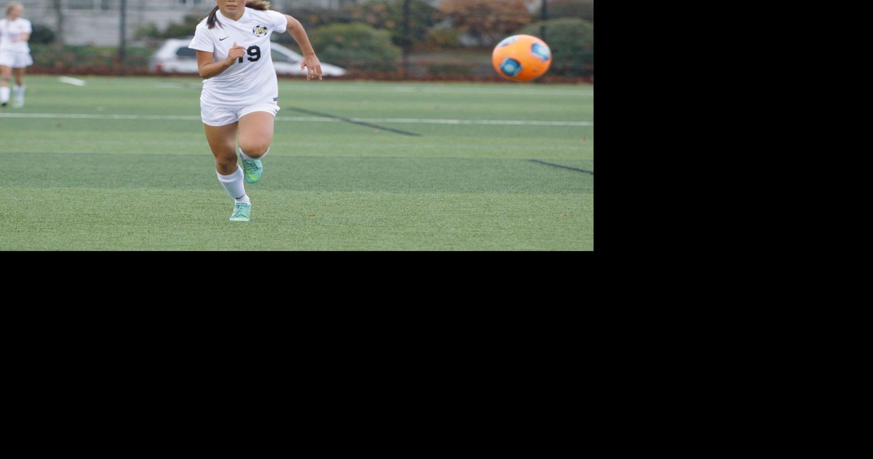 New faces all over for Meridian girls soccer | Sports | lyndentribune.com