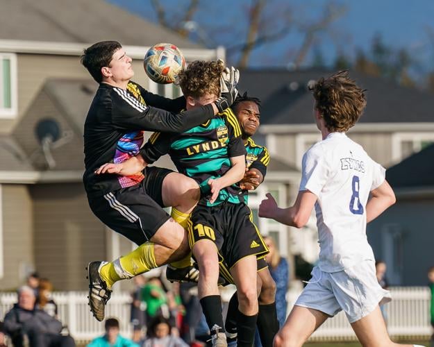 PHOTO GALLERY: A look back through the year | Sports | lyndentribune.com