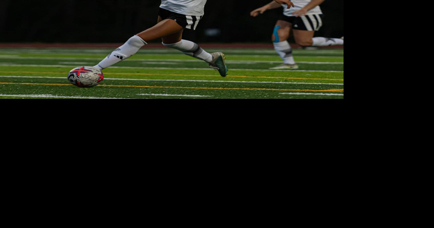 Meridian soccer faces early challenges | Sports | lyndentribune.com