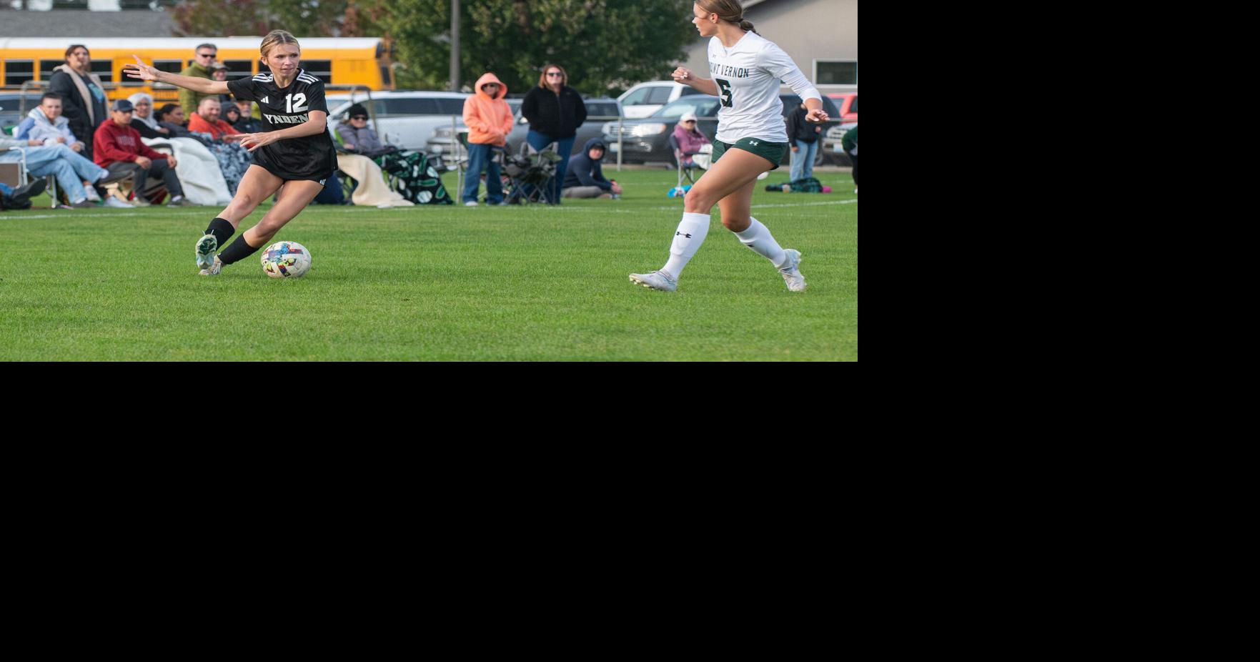 Lynden blanks LC as teams look to postseason | Sports | lyndentribune.com