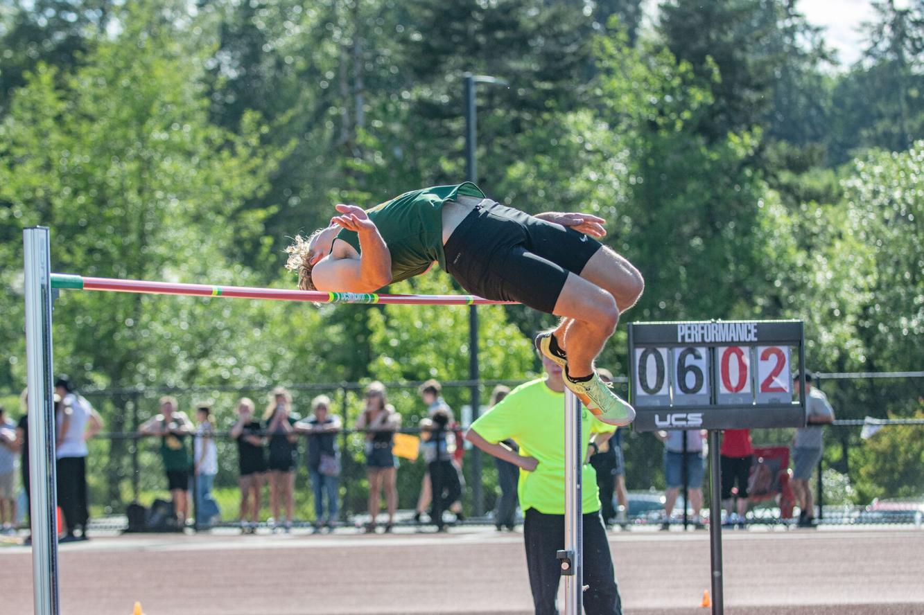 Lynden boys, Meridian girls win district track titles | Sports ...