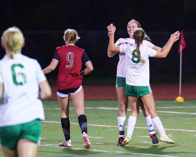 Lynden stays alive in 2A NWC districts with an upset over Bellingham | Sports | lyndentribune.com