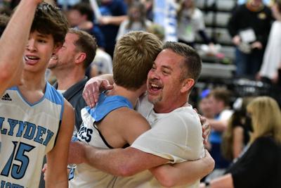 Zylstra staying on as LC head coach | Sports | lyndentribune.com