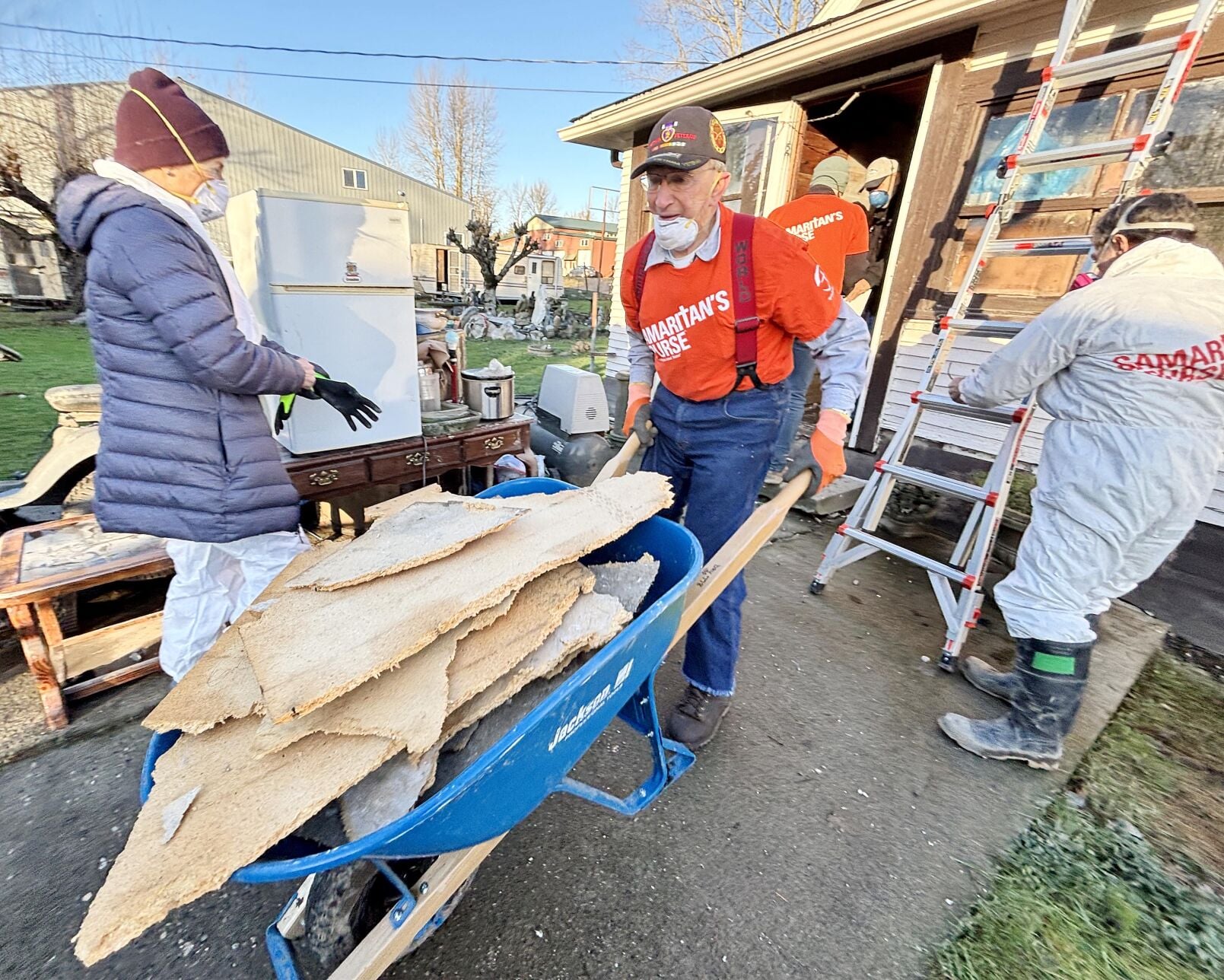 Volunteers are key to flood relief efforts (with photo gallery) | News ...
