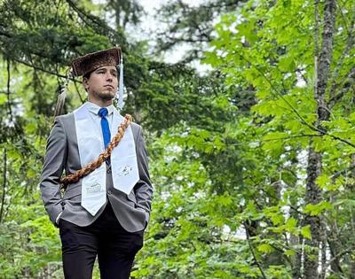 Raven Borsey wins WWU outstanding graduate award | News | lyndentribune.com