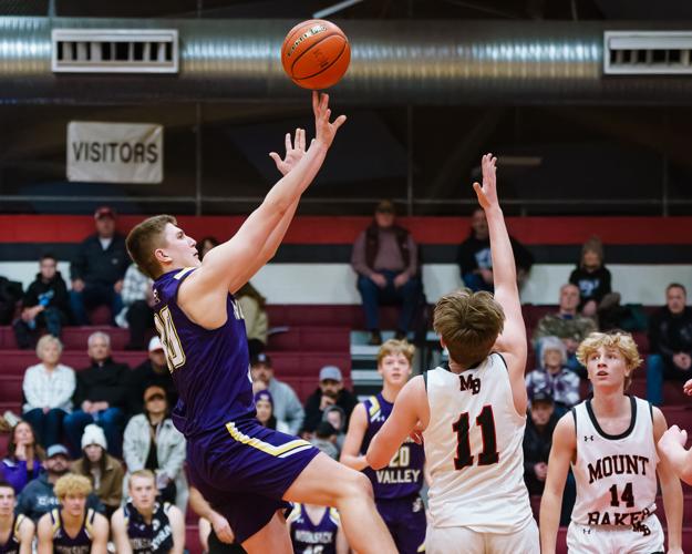Nooksack boys defeat Mount Baker, 66-44 | Sports | lyndentribune.com