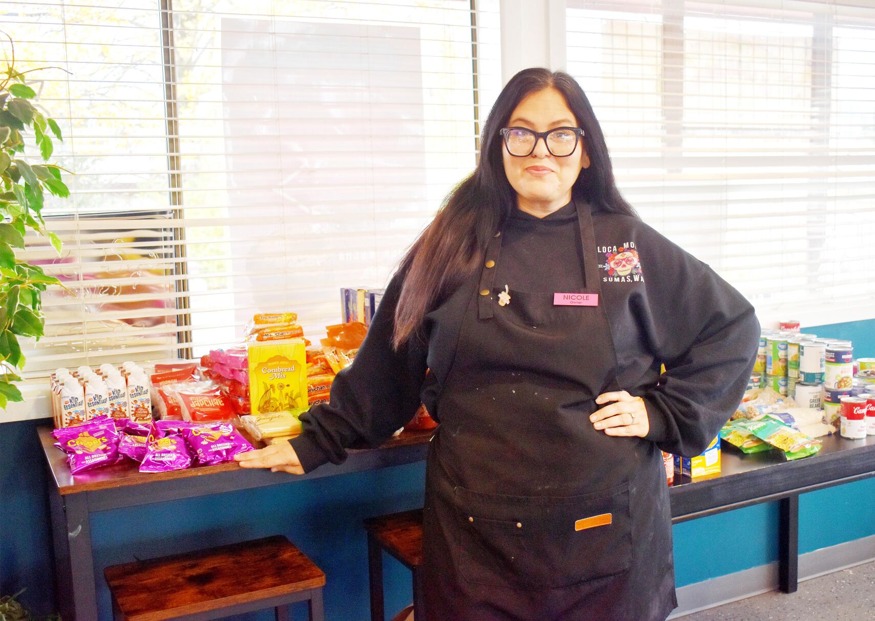 Loca Mocha starts food pantry | News | lyndentribune.com