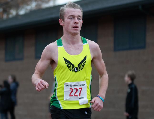 Lynden's Isaiah Ellis, fourth, Ferndale's Landon Sturdevant, ninth, at ...