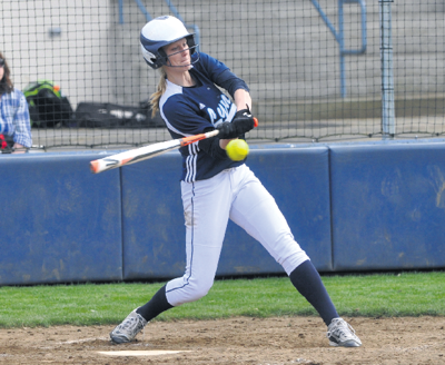 Van Loo, Scott lead Lyncs past Anacortes for fifth straight win ...
