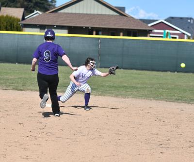 Nooksack Valley holds 22nd annual alumni game | Sports | lyndentribune.com