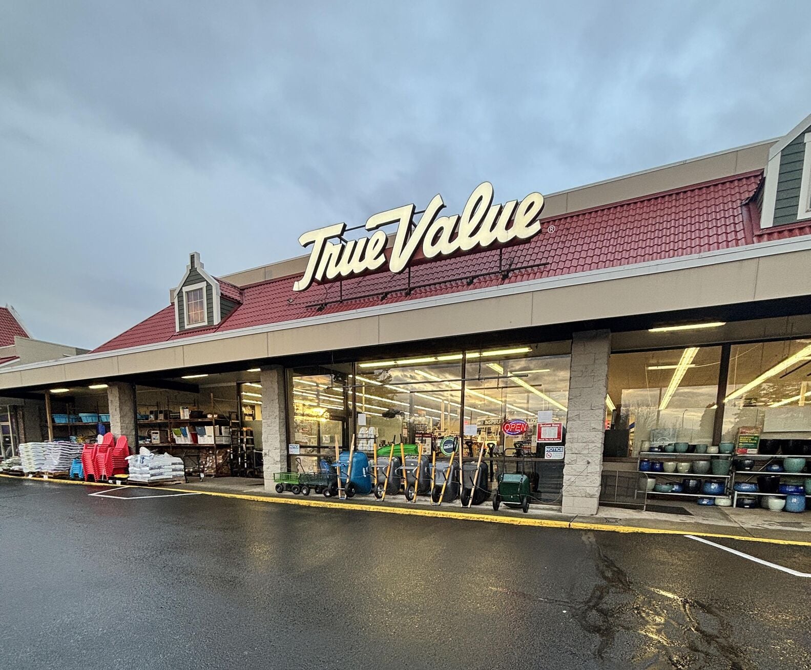 CHS Northwest ‘selling multiple’ stores | News | lyndentribune.com
