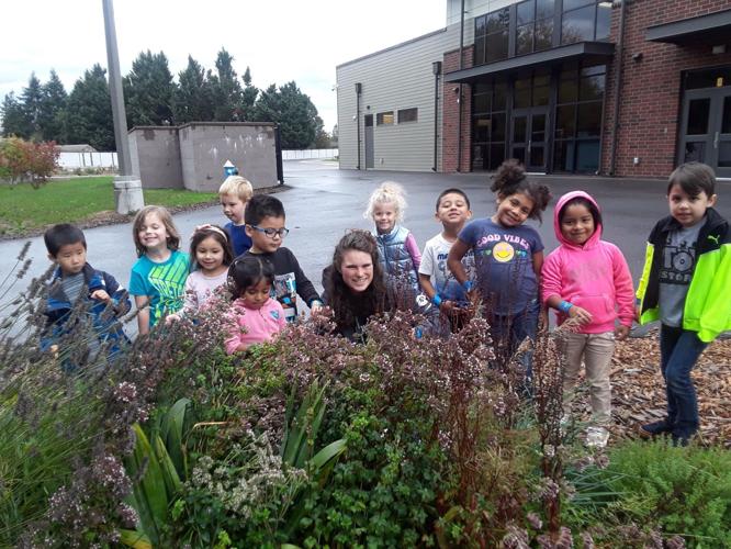 Hands-on at the Fisher Elementary garden | Community | lyndentribune.com