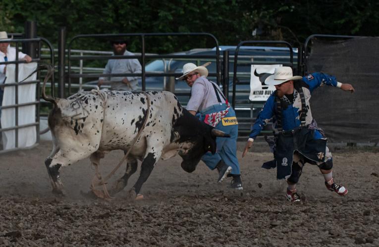 Sumas hosts annual Bull-A-Rama rodeo | Sports | lyndentribune.com