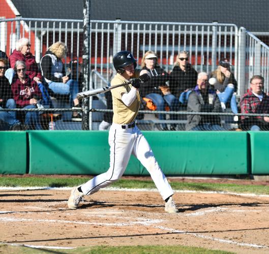 Blaine uses late explosion to outlast Meridian | Sports | lyndentribune.com