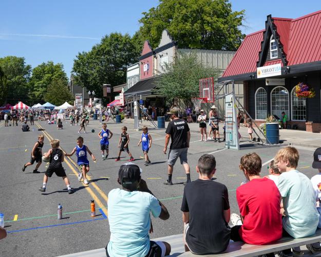 PHOTO GALLERY: Northwest Raspberry Festival | | lyndentribune.com