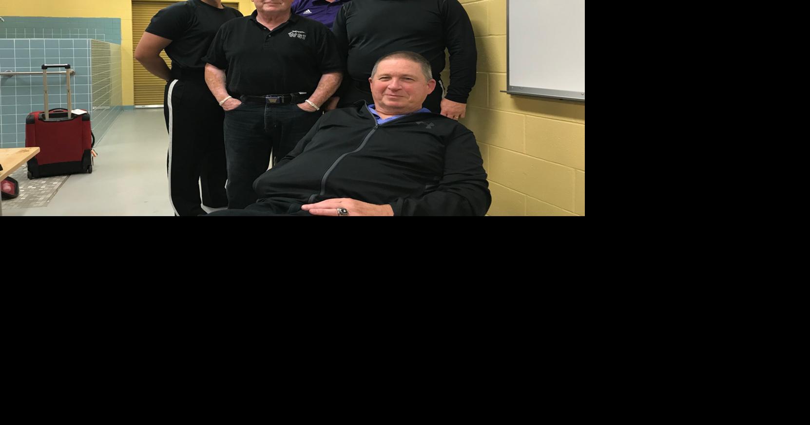 Mike Zender a sports official for 45 years | Sports | lyndentribune.com