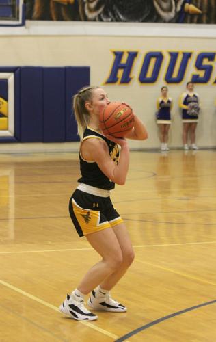 Hawks extend winning streak to four games | News | madisondailyleader.com