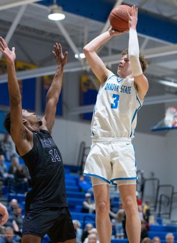 Sam Muller named NSAA Newcomer of the Year | News | madisondailyleader.com