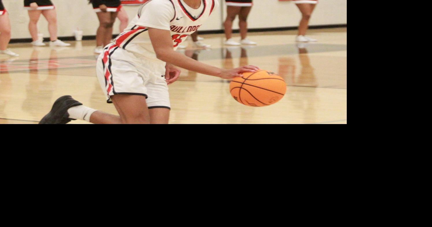 Bulldoggs complete sweep of region-rival Gladiators behind hot three ...