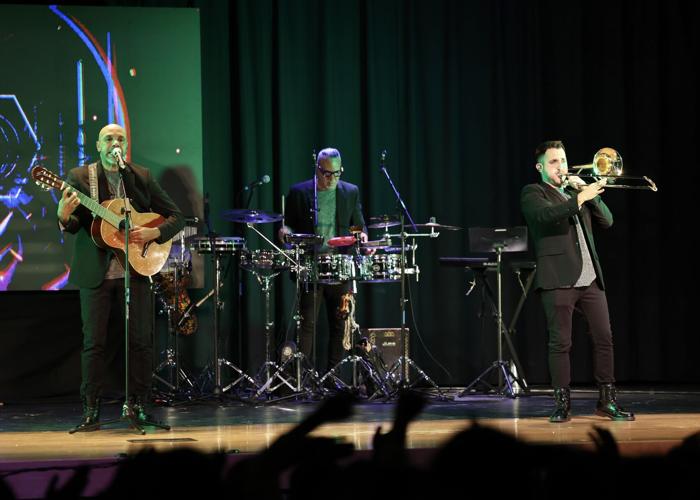 Hispanic Flamenco Ballet performs at CHS | School | mainstreetnews.com