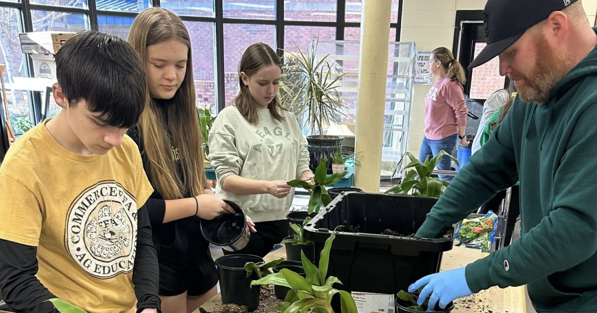 CMS students participate in MLK Jr. Day project in Commerce | School ...