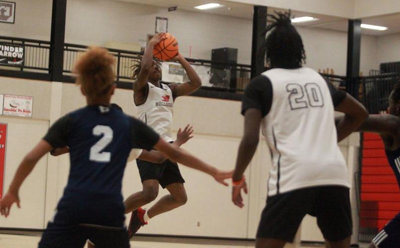 Bulldogs’ and Knights’ hoops host summer league in Winder | Sports ...