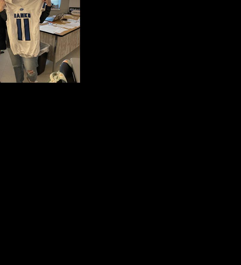 Football players recognize 'mentors' who encouraged them | School ...