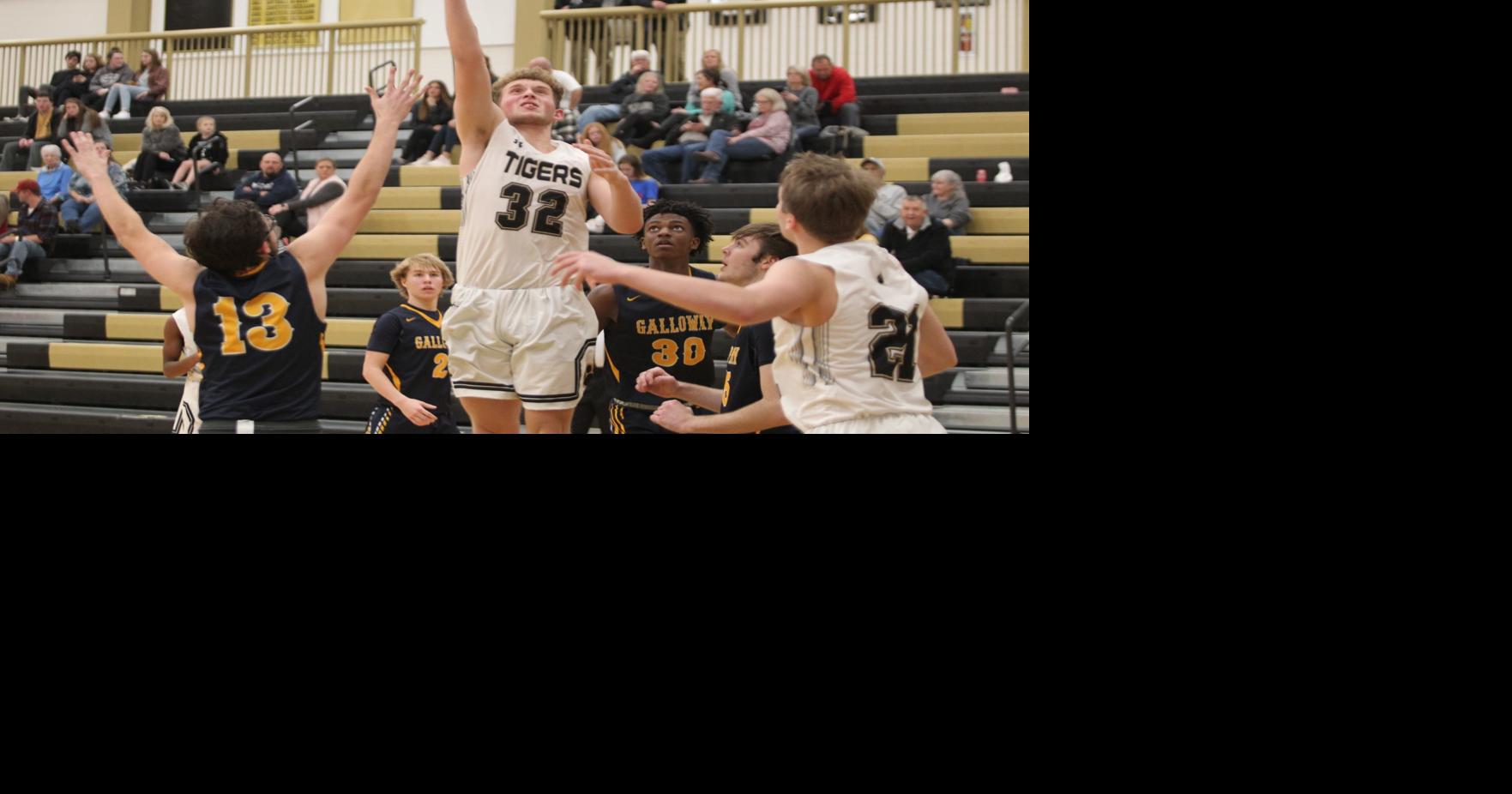 BASKETBALL: Galloway's early 3's helps hand Commerce its first loss ...