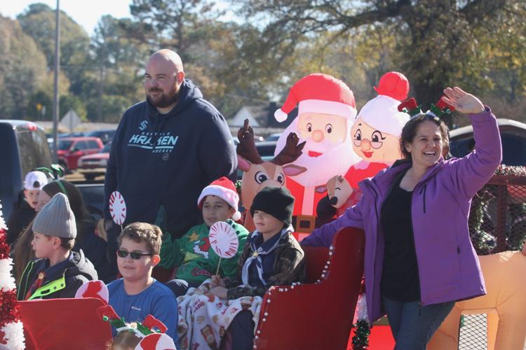 A 'Magical Christmas': Santa rides through Comer | Features ...