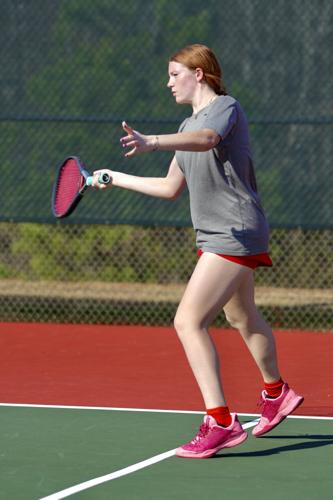Tennis teams continue to battle on | Sports | mainstreetnews.com