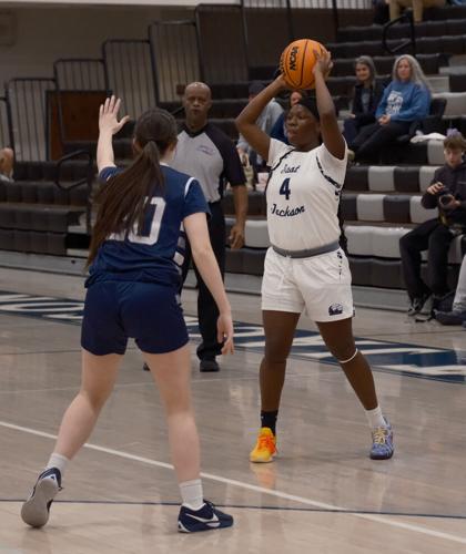 Lady Eagles win second straight | EJCHS Sports | mainstreetnews.com