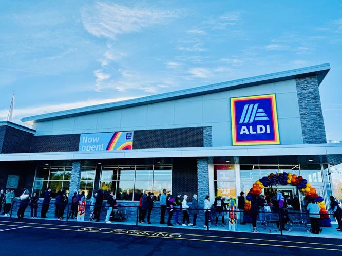 PHOTOS: Aldi opens in Braselton | Features | mainstreetnews.com