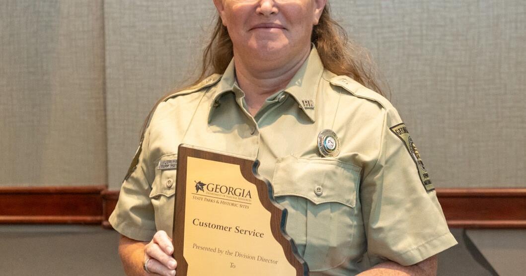 Fort Yargo's Lori Hamby receives Customer Service Excellence Award from ...