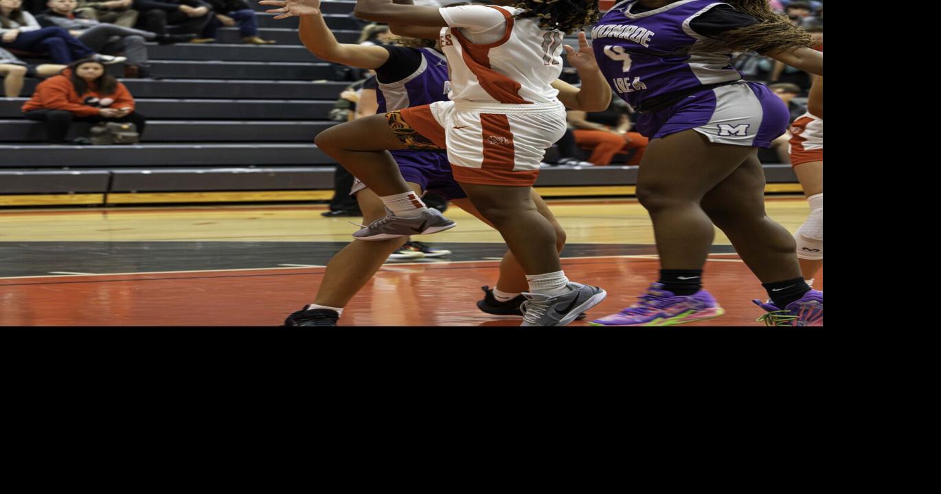 Lady Raiders go 2-1 to start season | MCHS Sports | mainstreetnews.com