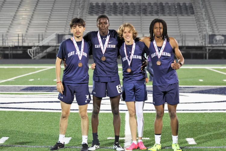 A host of Eagles qualify for state meet | EJCHS Sports | mainstreetnews.com