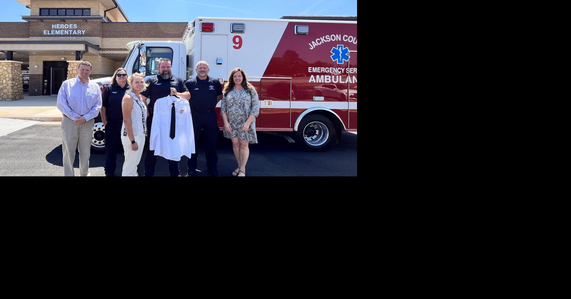 Jackson County EMS donates uniform to HES | School | mainstreetnews.com